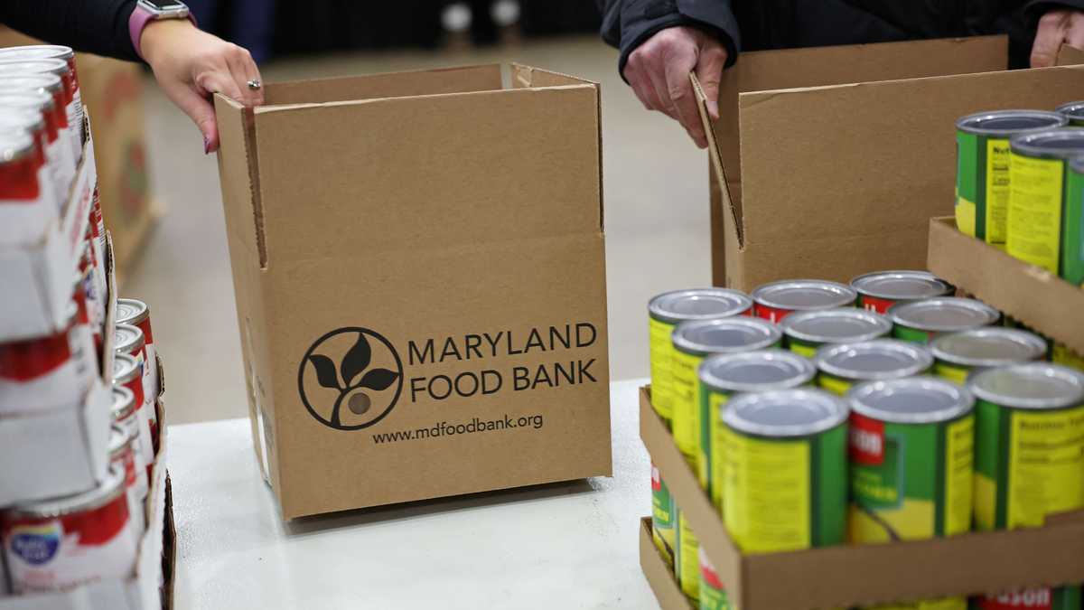 Orioles volunteers make holiday meals with Maryland Food Bank