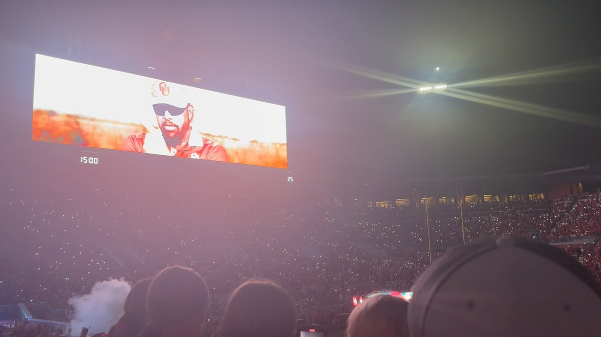 Fans celebrate Toby Keith during Sooners opening game