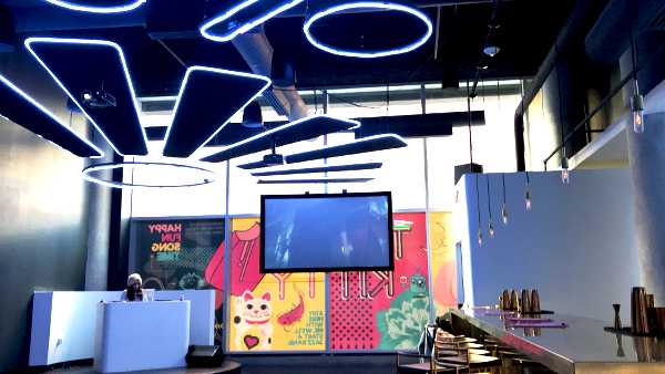 Cincinnati's new Tokyo-style karaoke bar serves drinks via robot
