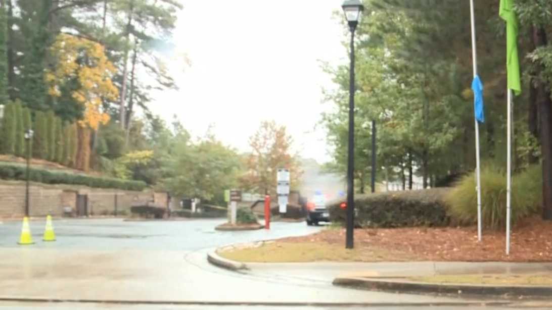 1 Killed When Plane Crashes Into Georgia Apartment Complex Off I 85