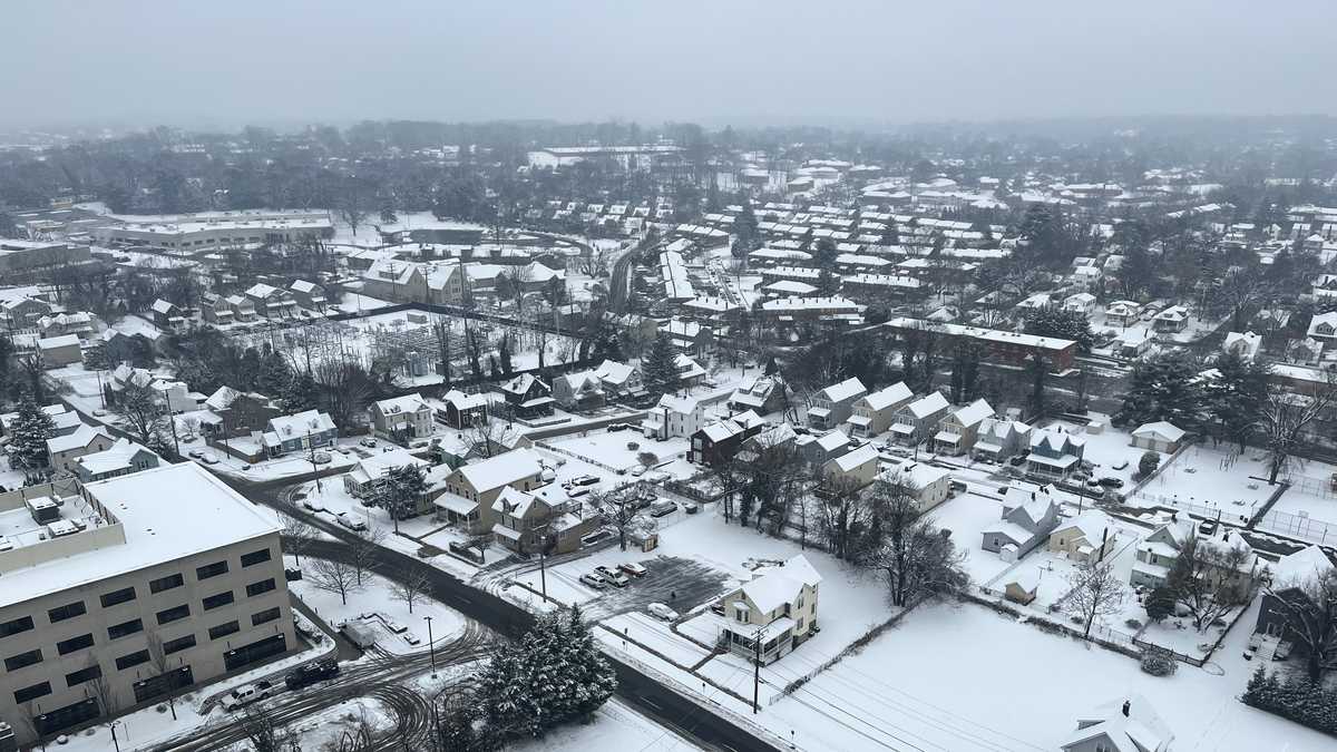 See Baltimore's first snow in 716 days in photos