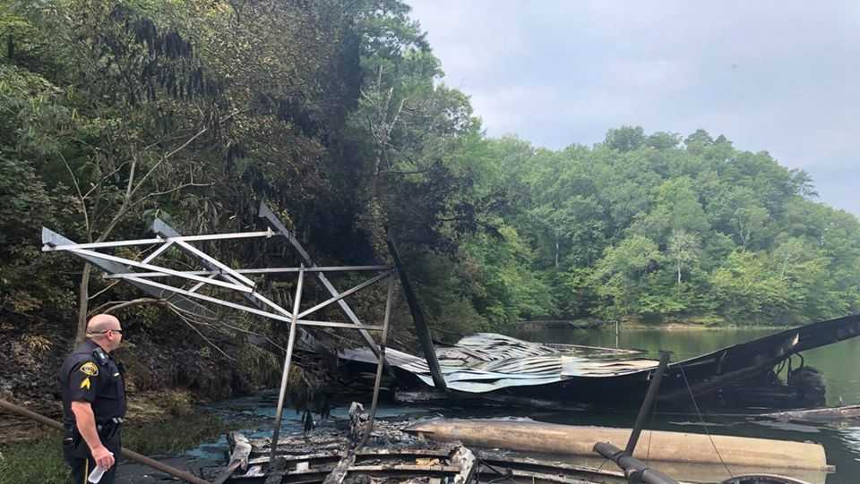 Boats catch fire at Lake Tuscaloosa marina, marine police boat sinks ...