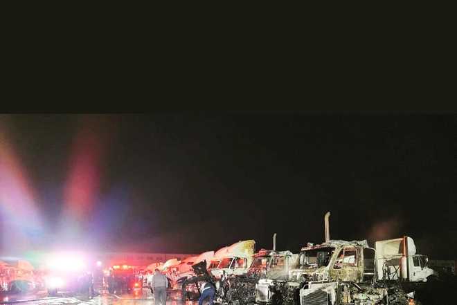 South Carolina: Fire destroys tractor-trailers
