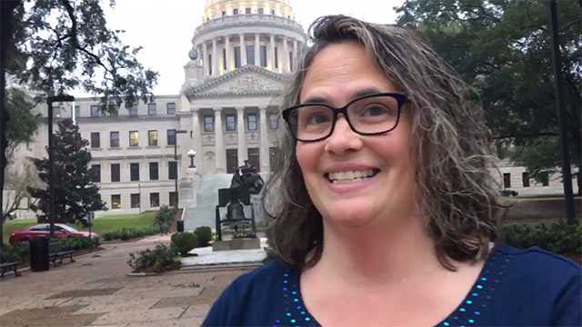 Michigan woman makes stop at Mississippi Capitol as part of her bucket list