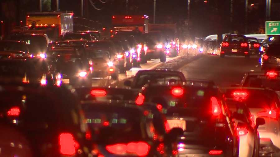 Boston drivers lose 79 hours, $1,400 annually from traffic, report finds