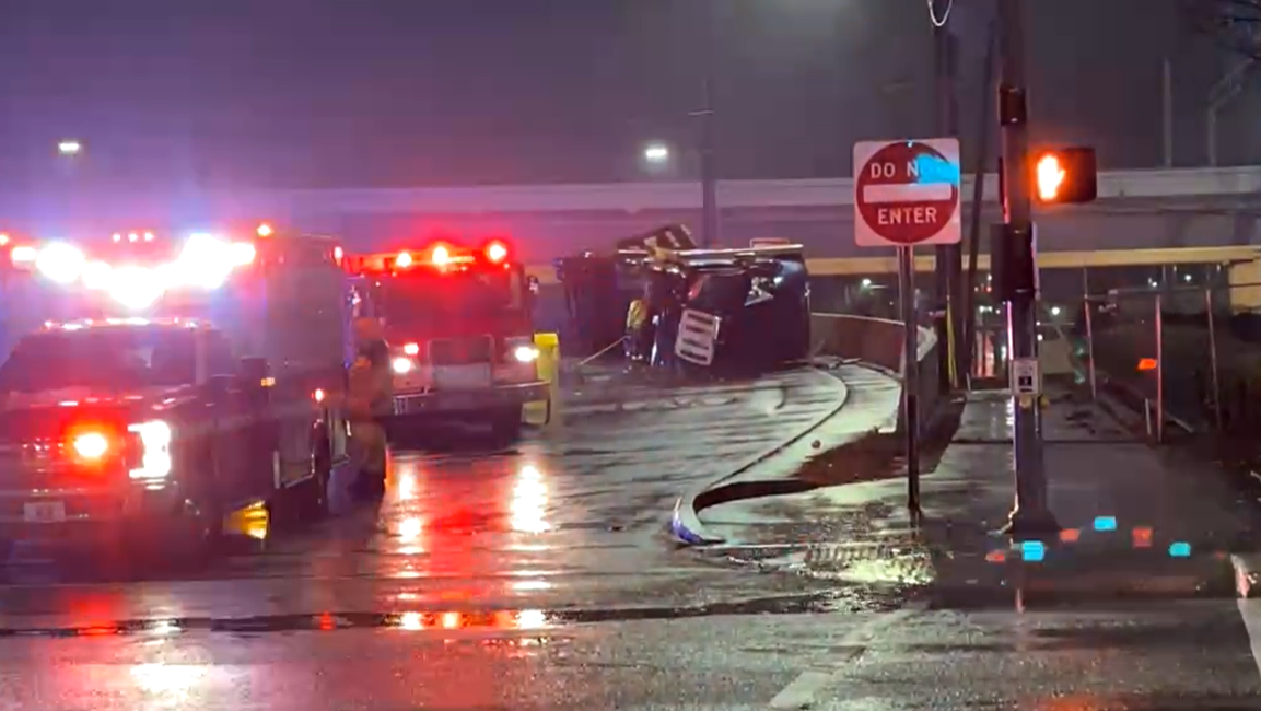 Overturned 18 Wheeler Closes Exit Ramp 261a Downtown Birmingham
