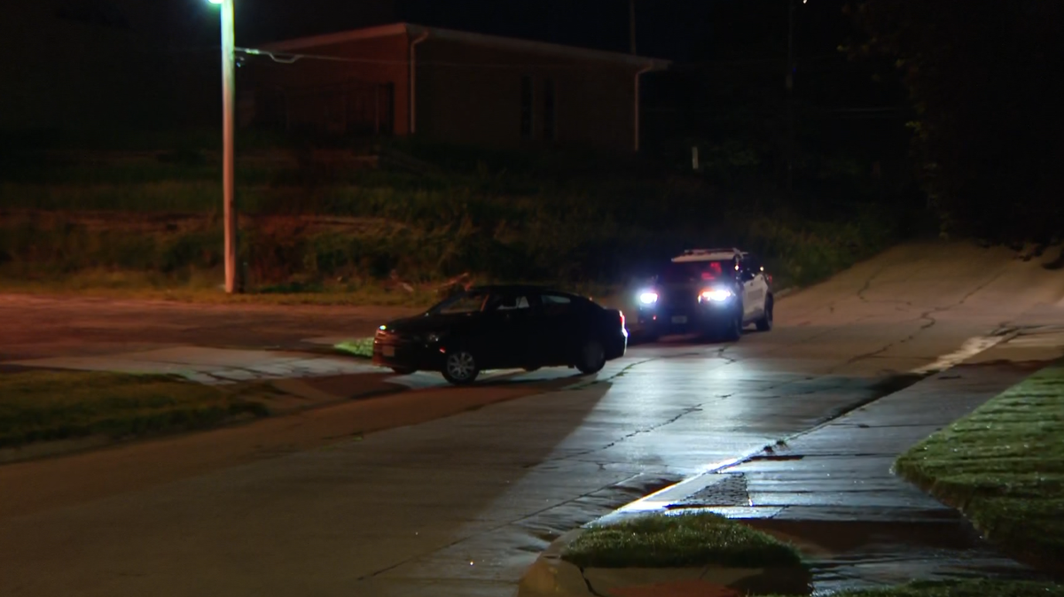 Omaha police respond to 'Traffic hazard' call