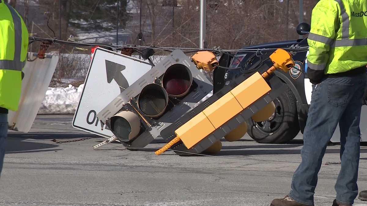 Traffic lights collapse across busy Burlington intersection