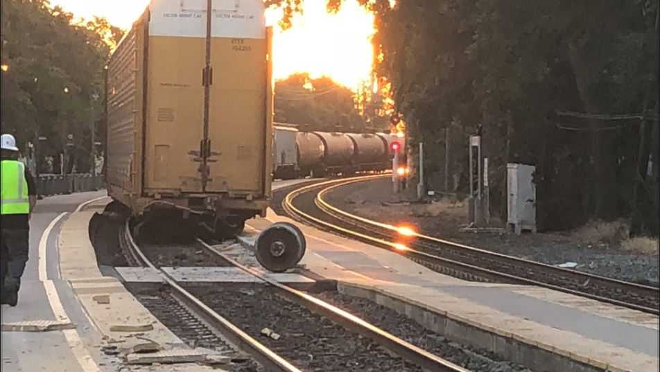 Train derails in Davis, leading to commute delays
