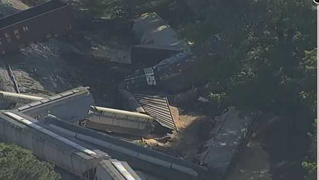 16 train cars derail near residential area in Fort Mill