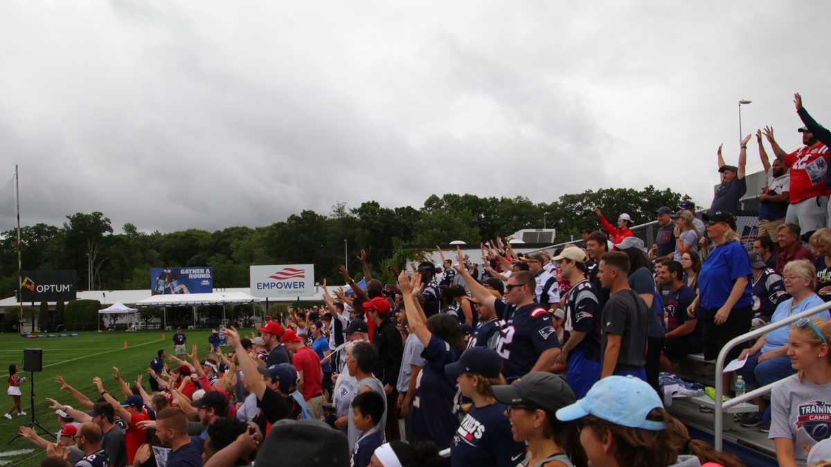 Fan photos: Patriots take the field for training camp