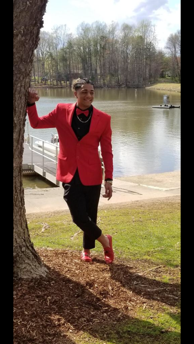 Senior Shout Out: WXII 12 recognizes high school, college graduates