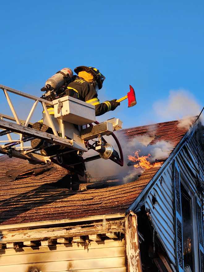 Firefighters battle fire at Trenton motel
