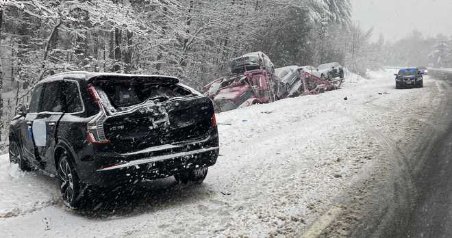 Car carrier crashes on I-89 in New Hampshire due to winter storm ...