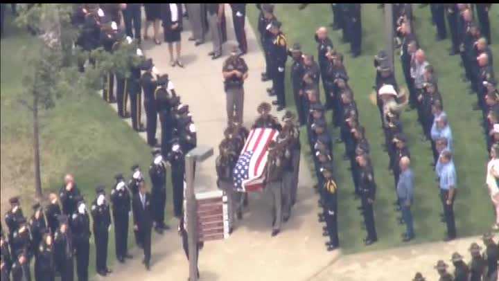 Law enforcement, community members gather to honor fallen OHP trooper