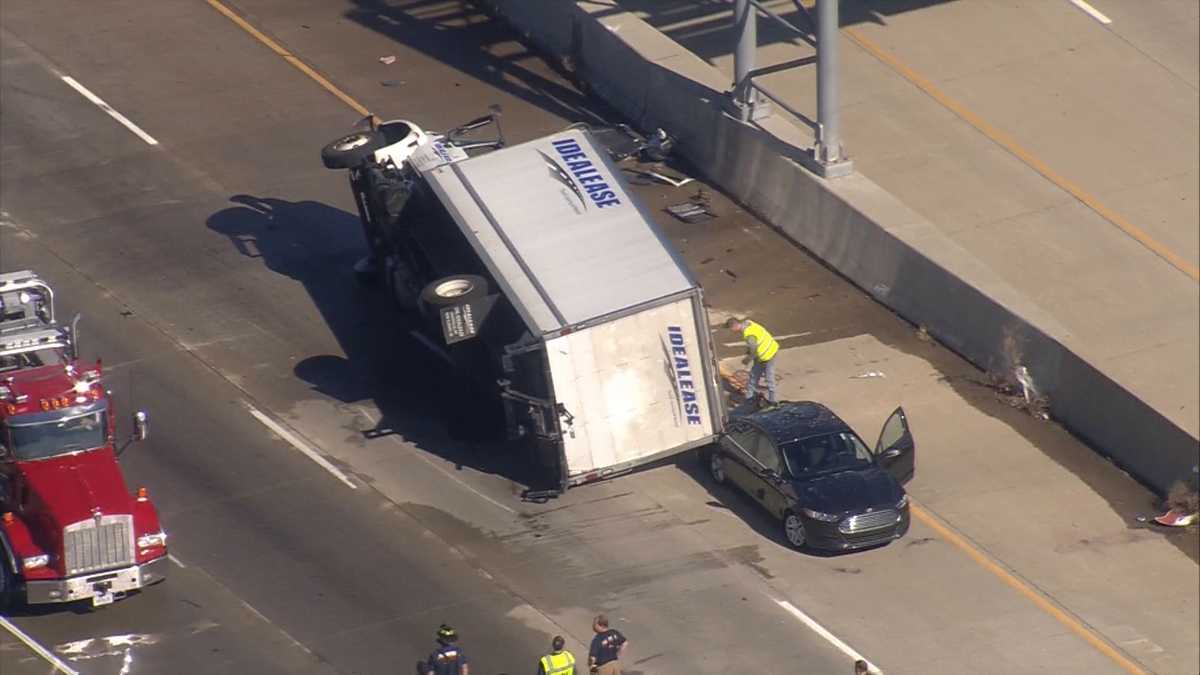 1 injured in 3-vehicle crash on I-65 south
