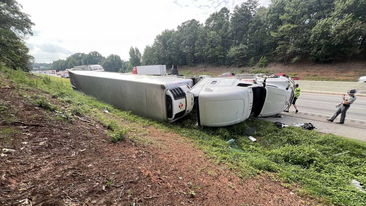 South Carolina: Tractor-trailer overturned causes I-85 lane closure