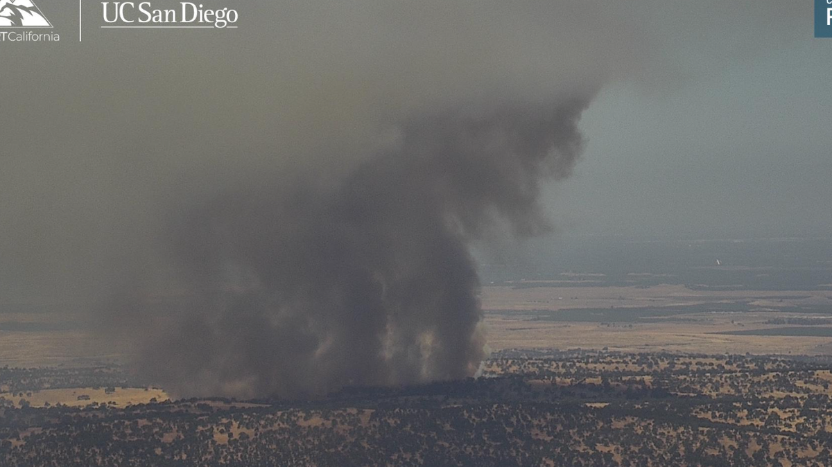 Camino Fire produces large plume of smoke in Tuolumne County