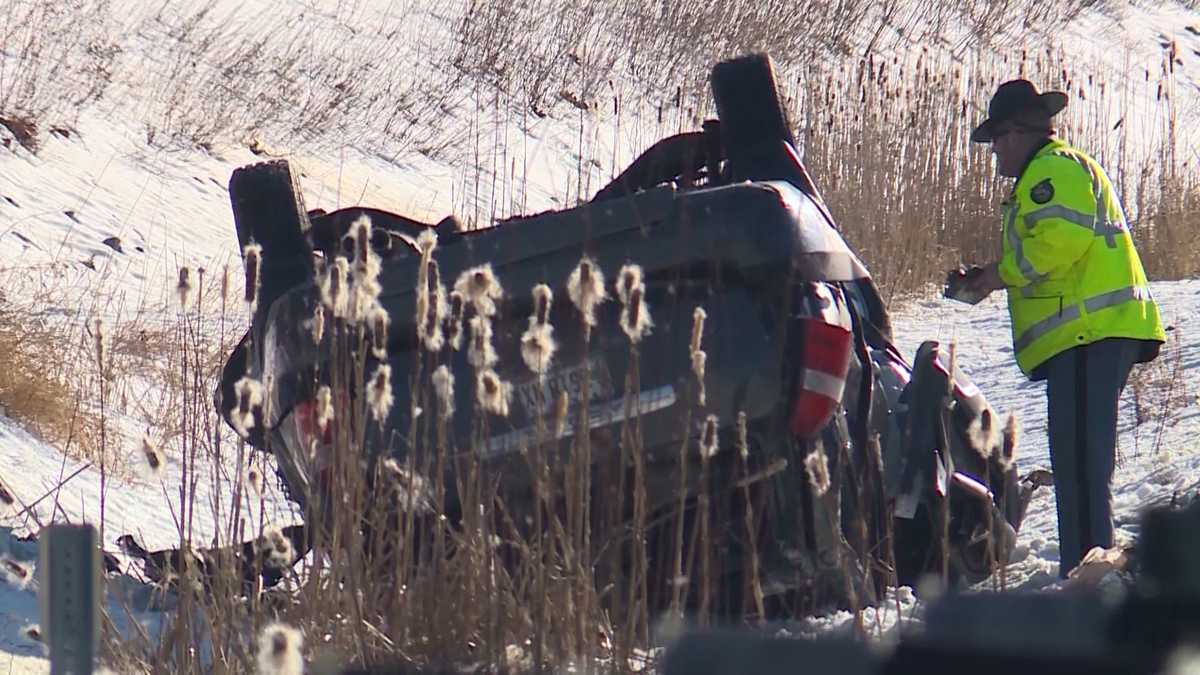Driver thrown from SUV on Maine Turnpike dies