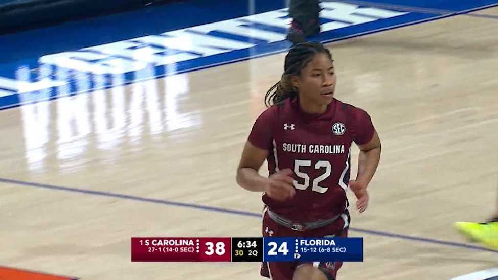 No. 1 South Carolina routs Florida 100-67 for 22nd straight win