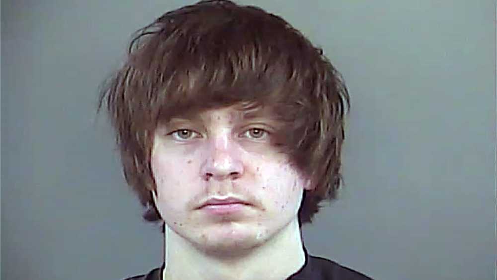 Teen charged in vandalism of Vietnam veterans’ memorial