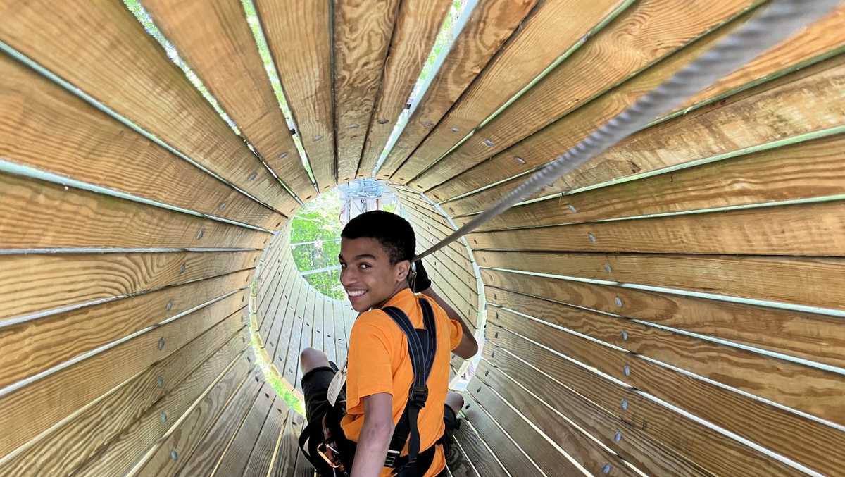 Mother meets with officials as search for teen's killer continues