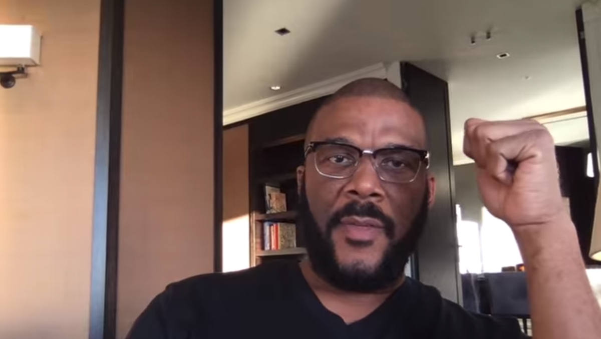 Tyler Perry warns followers: 'I am not giving away anything on Facebook'