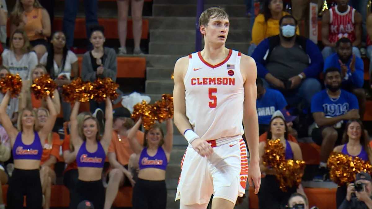 Clemson reaches new heights with 91-73 win over Syracuse