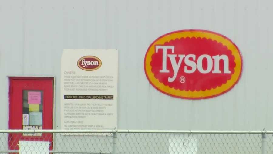Tyson says third of Waterloo, Iowa plant workers vaccinated