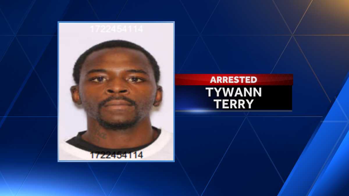 Man arrested after driving 100 mph with baby in the back seat