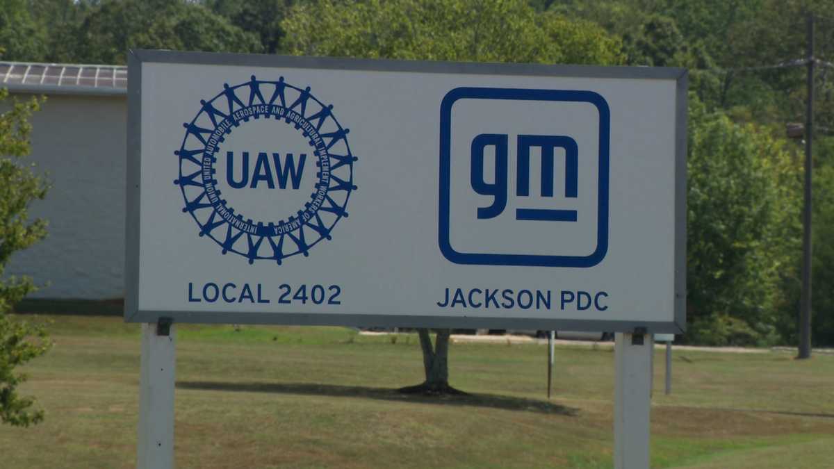 About 100 workers at Mississippi GM parts plant affected by UAW talks