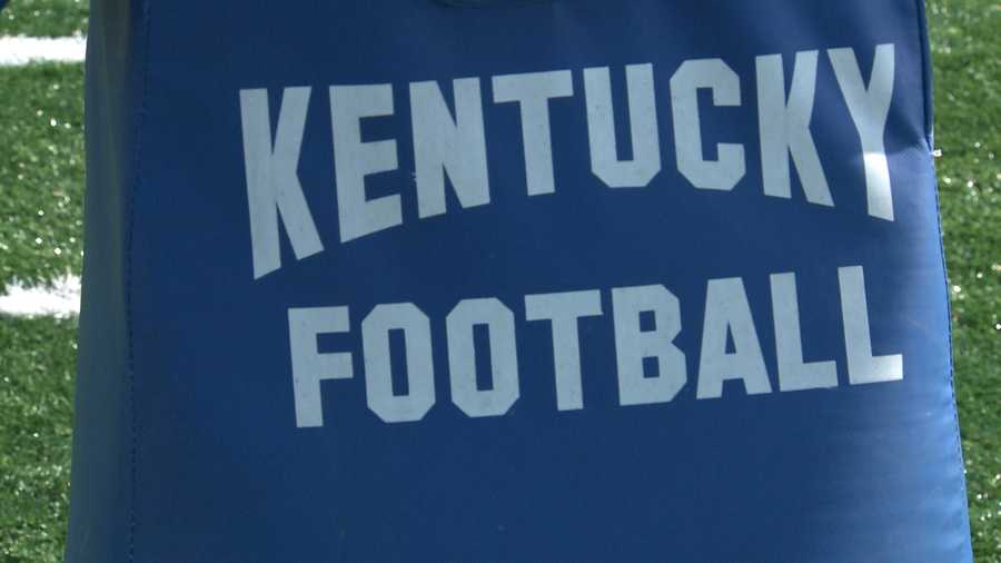 Kentucky football to honor 'Hefty Lefty' in October