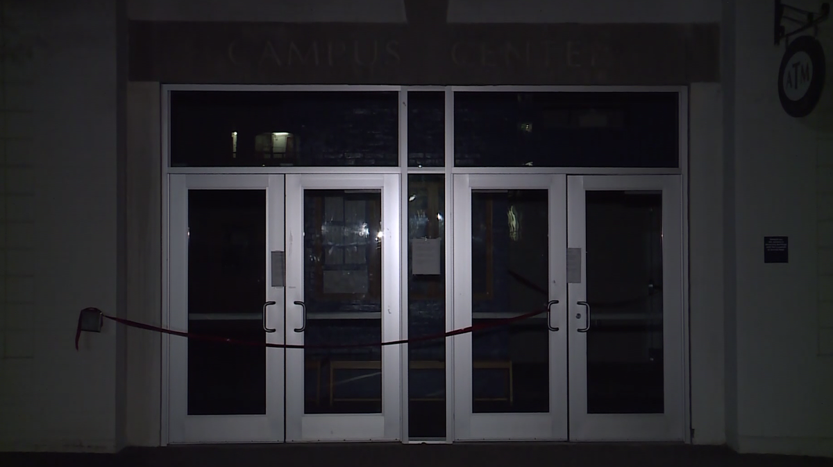 Burst pipe closes USM student center for at least 2 weeks
