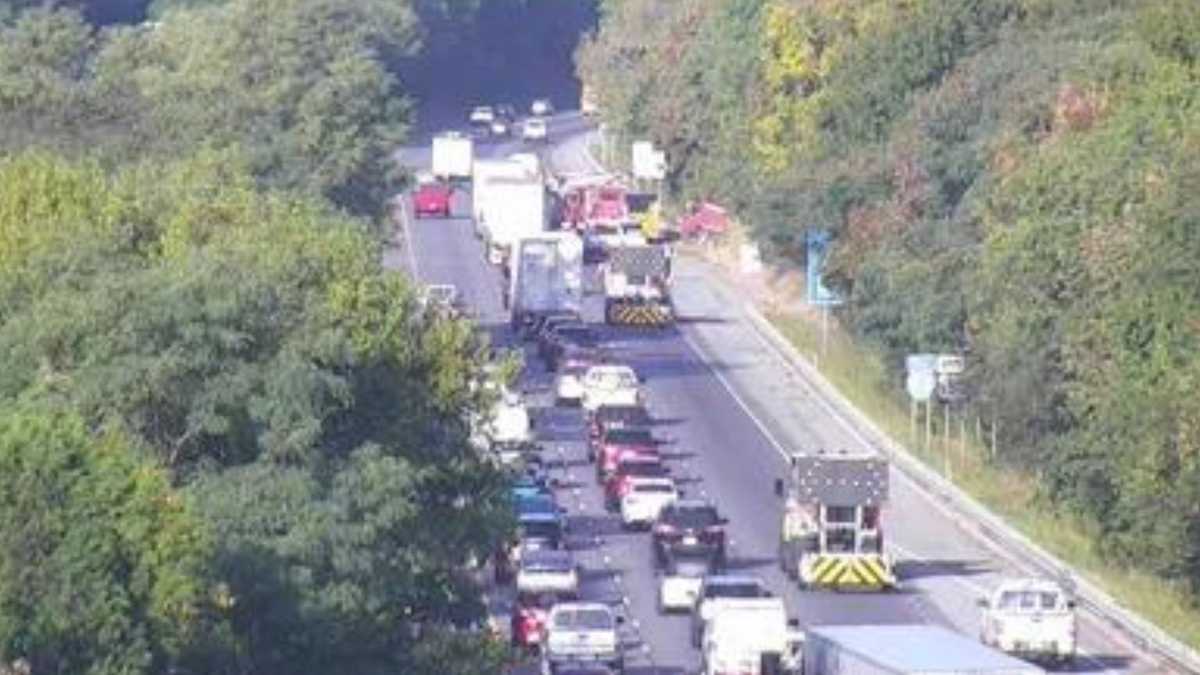 TRAFFIC: Dump truck overturns off I-64 in southern Indiana causing ...