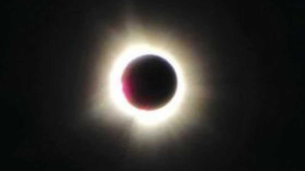 Photos of the total solar eclipse in Kentucky, southern Indiana