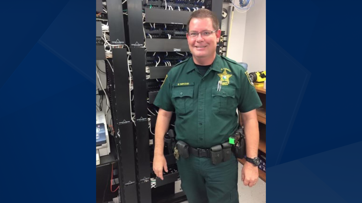 Florida deputy arrested, accused of sending explicit photos and ...