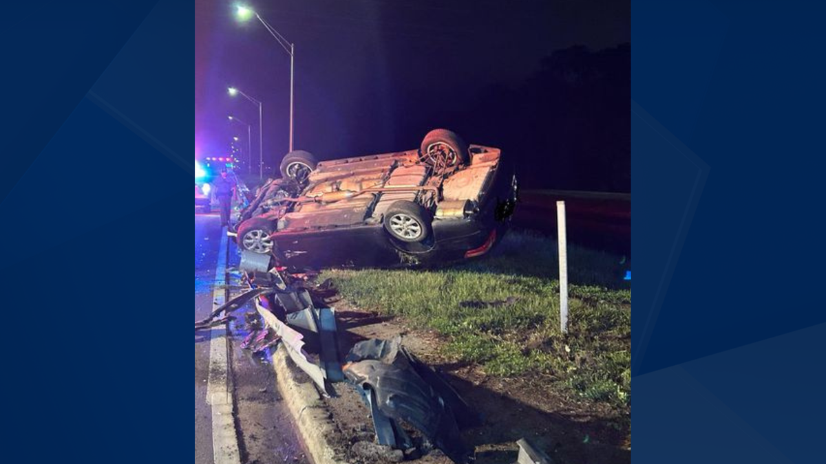 1 extracted from vehicle after rollover crash in Collier County