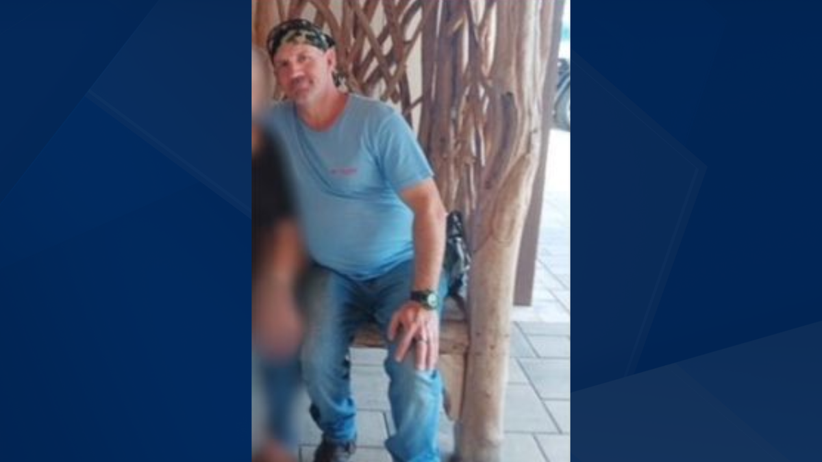 Collier County deputies search for missing man Collier County deputies search for missing man