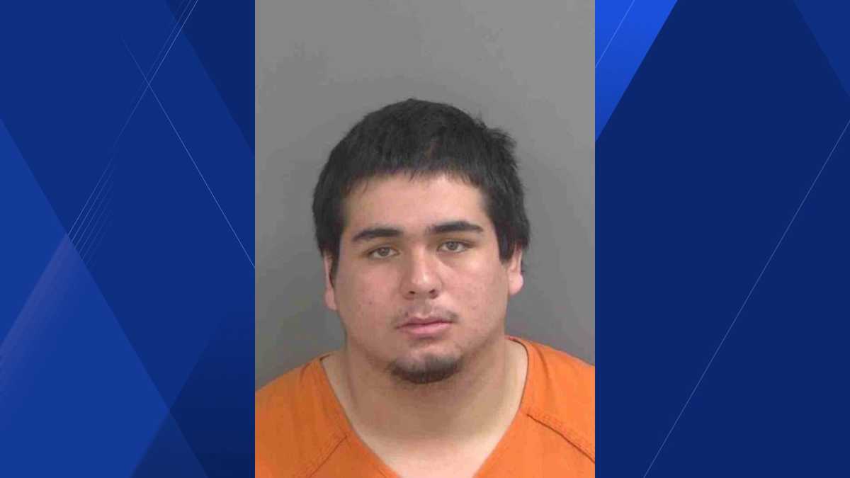 Man arrested in Collier County, accused of stealing $2.5K worth of golf ...