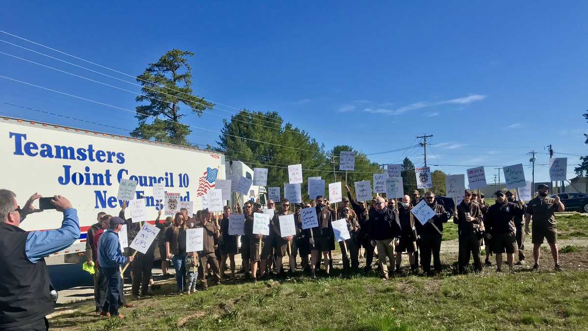 UPS drivers picket in Maine over long hours during pandemic