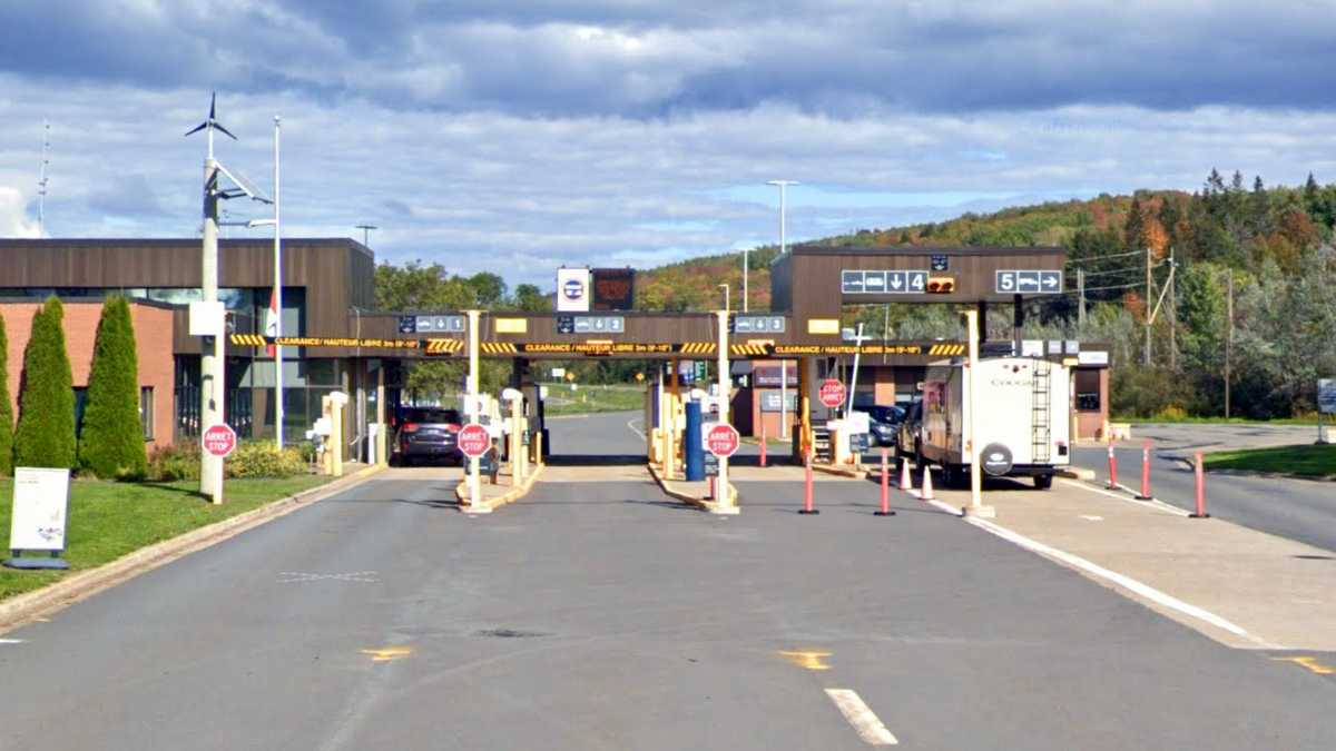 I-95 border crossing in Maine closed, man claims to have explosive device
