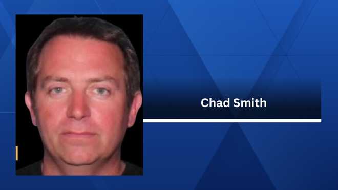 Des Moines police searching for Chad Smith, wanted for sex abuse