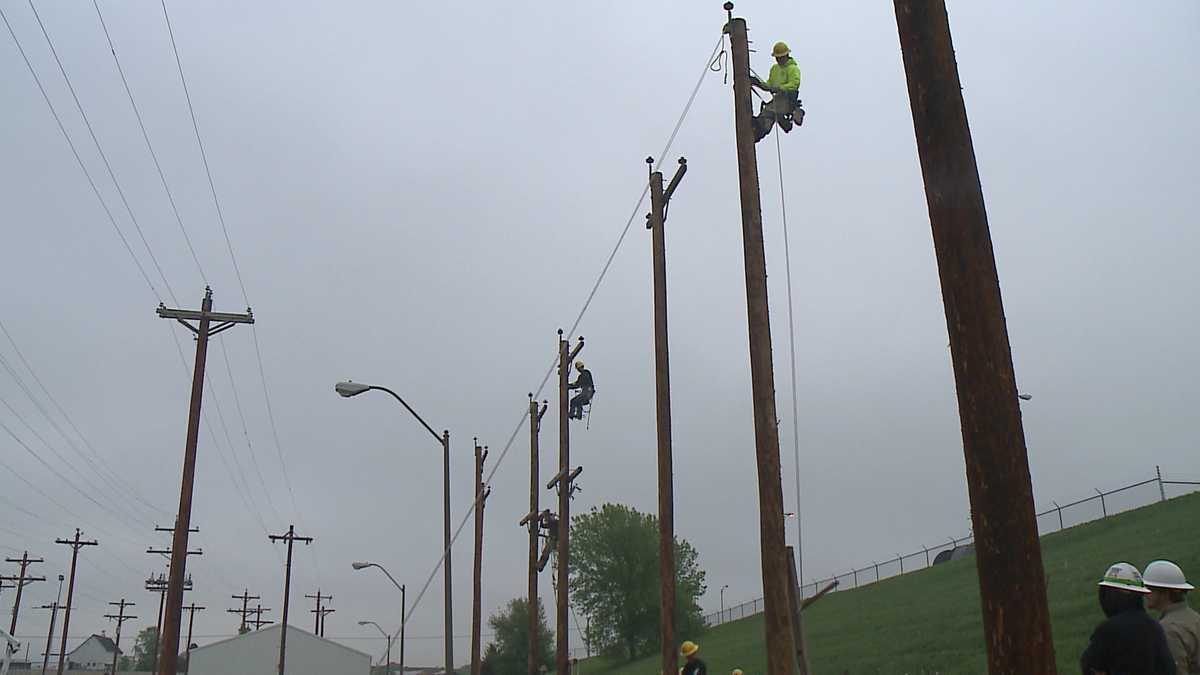 Metro Community College utility line worker graduates show off skills ...