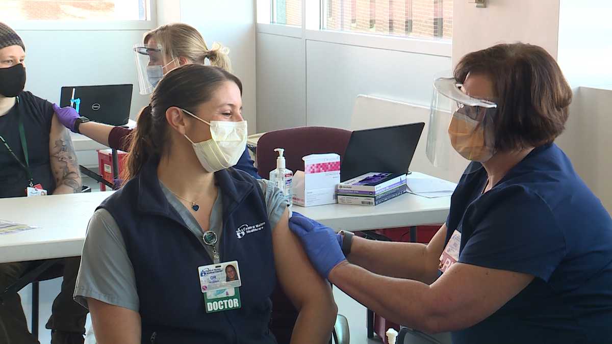 First Central Maine Healthcare workers receive COVID-19 vaccine