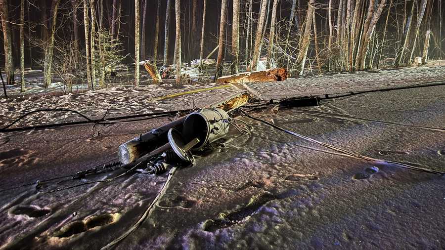 Vassalboro crash takes down utility pole, shuts down road