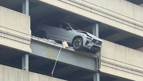 Vehicle crashes into UPMC Shadyside Hospital parking garage barrier