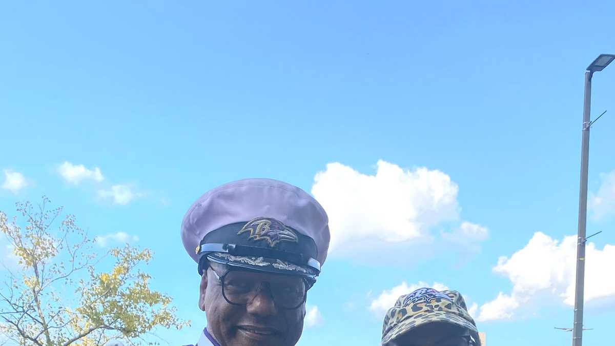 Ravens Flock remembers Captain Dee-Fense | Fan photos