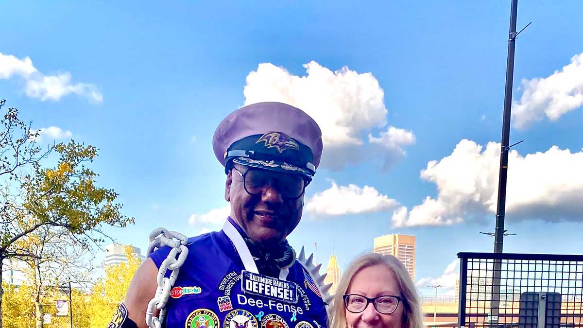 Ravens Flock remembers Captain Dee-Fense | Fan photos
