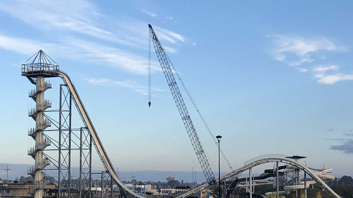 Crane arrives for Verruckt slide demolition