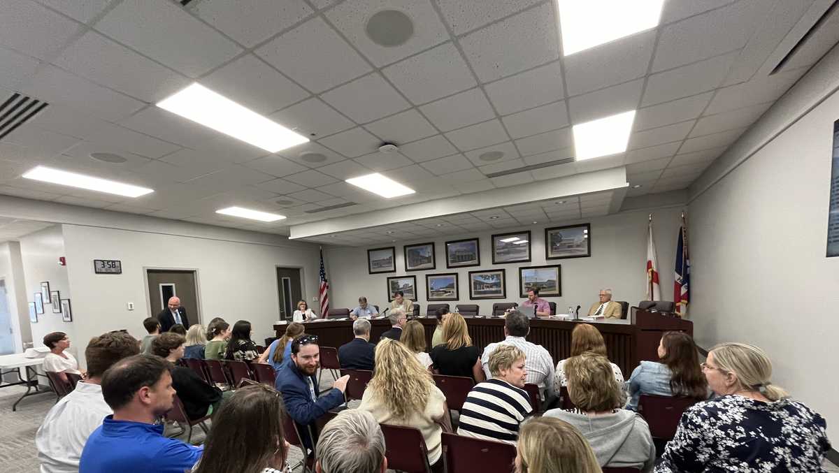 Community support building for Vestavia Hills elementary principal ...